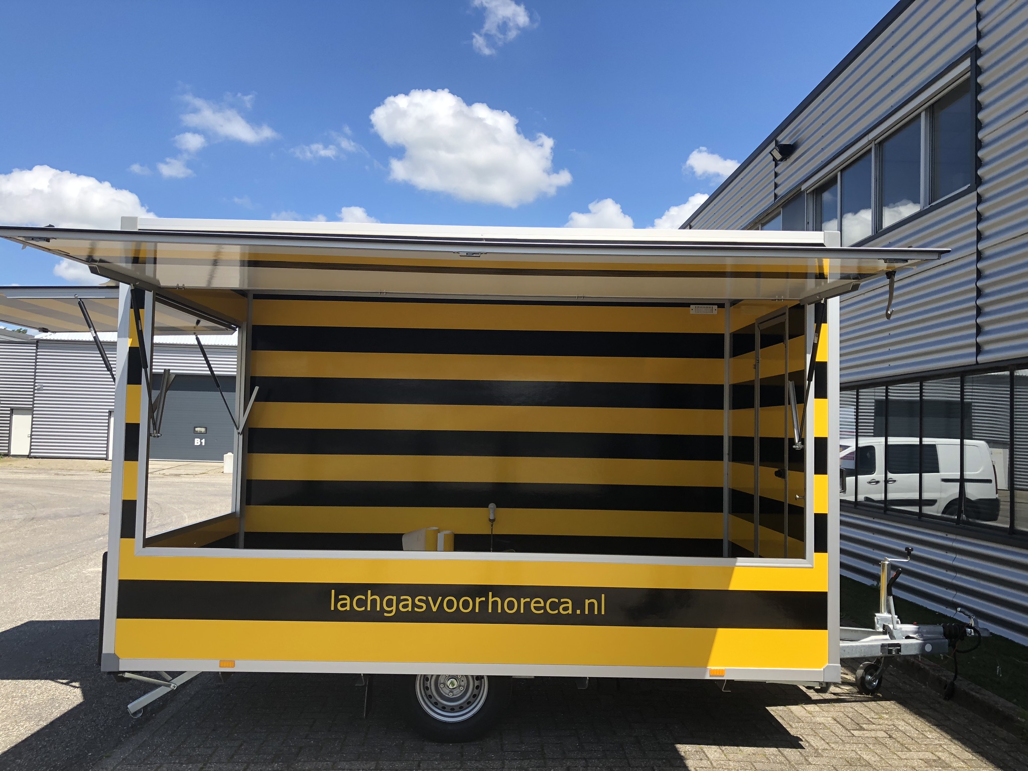 Verkoopwagen (nooit gebruikt) - TrailerOUTLET