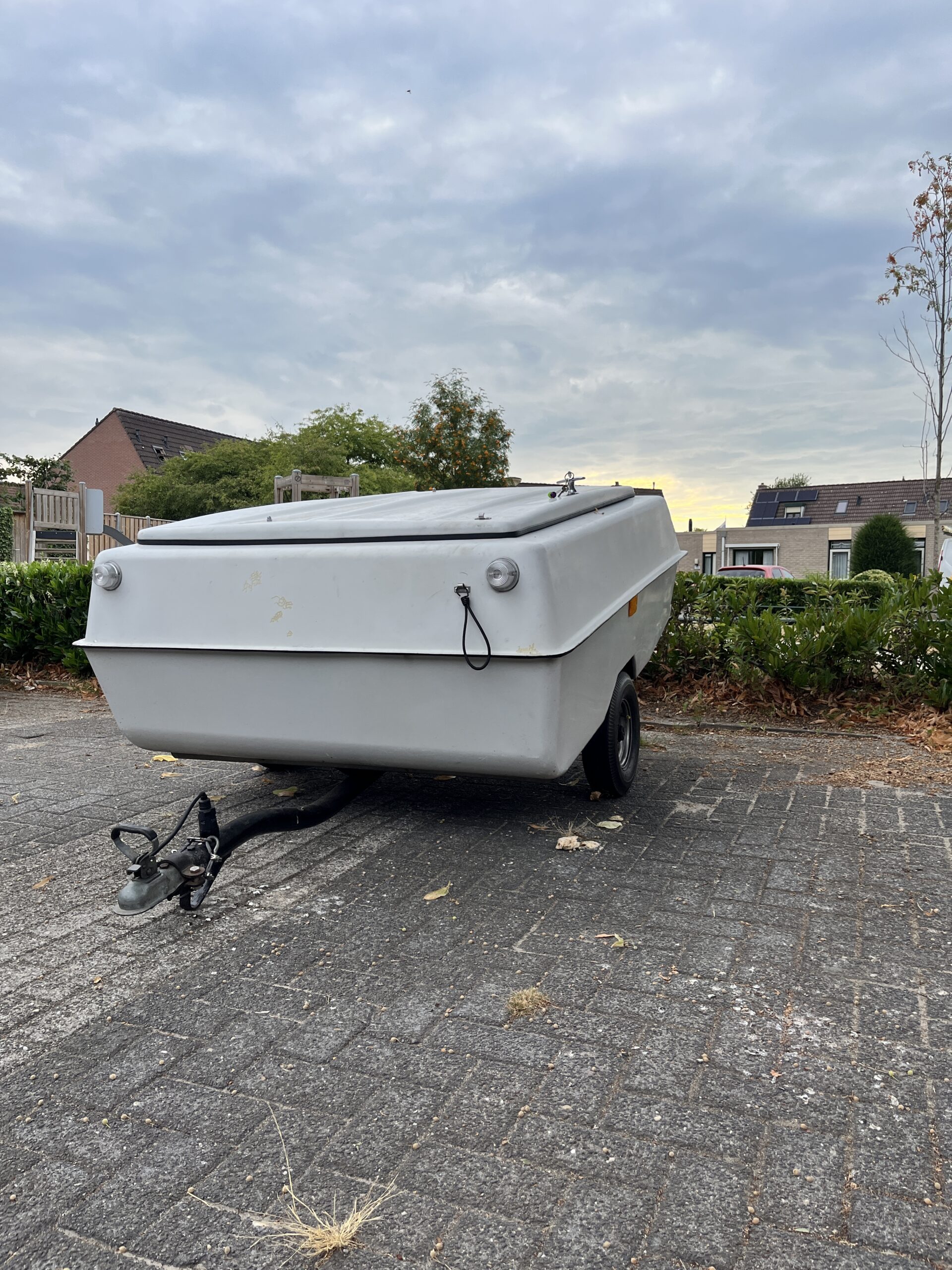 Goede gesloten aanhanger / bagagewagen te koop - TrailerOUTLET